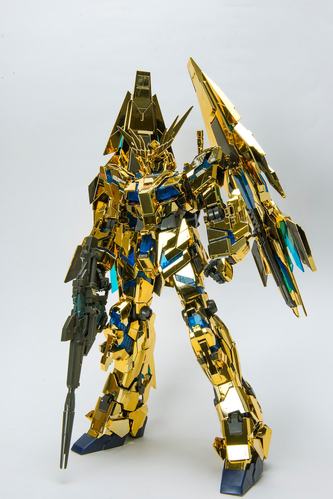 Premium Bandai PG 1/60 Unicorn Gundam 03 Phenex Preview Image Gallery ...