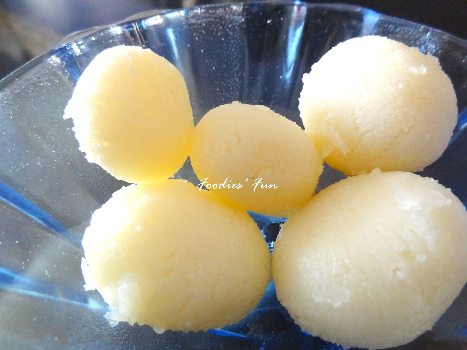 Foodies' Fun...: Rasgulla