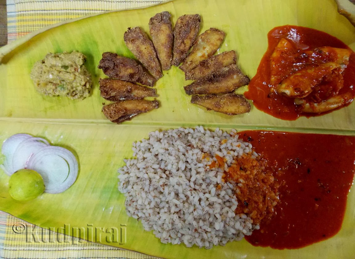 Kudpiraj's Garam Tawa: Diwali Special Fish Curry Rice on Plantain Leaf
