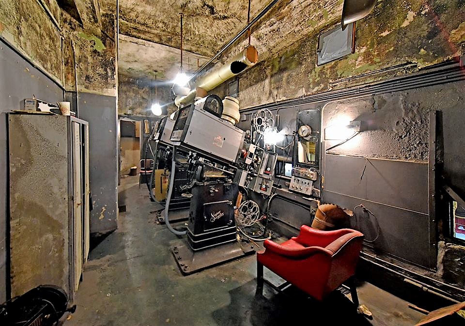Los Angeles Theatres: State Theatre: projection booth
