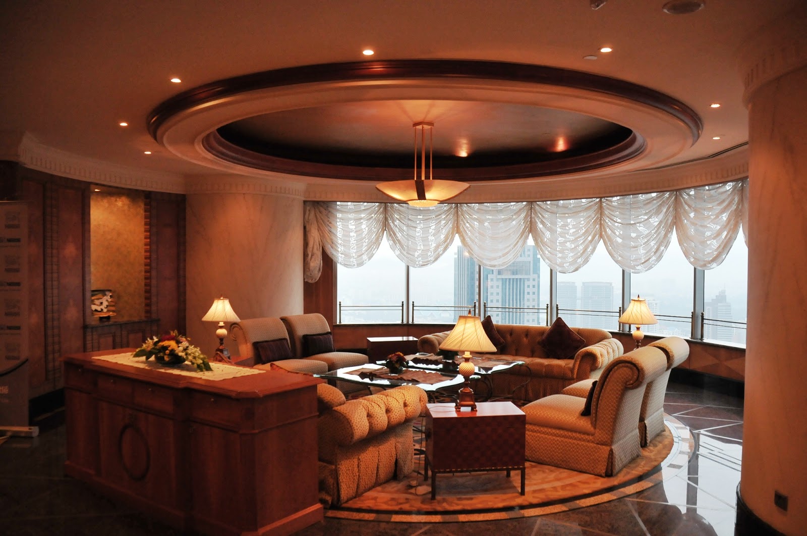 LIFE IN DIGITAL COLOUR: KLCC Malaysian Petroleum Club & Seligi ...