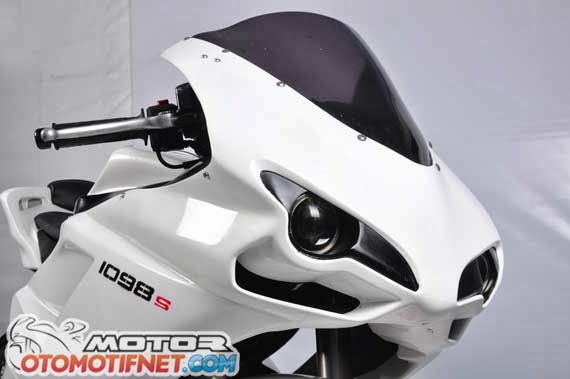 Modifikasi Yamaha Byson Full Fairing Ducati