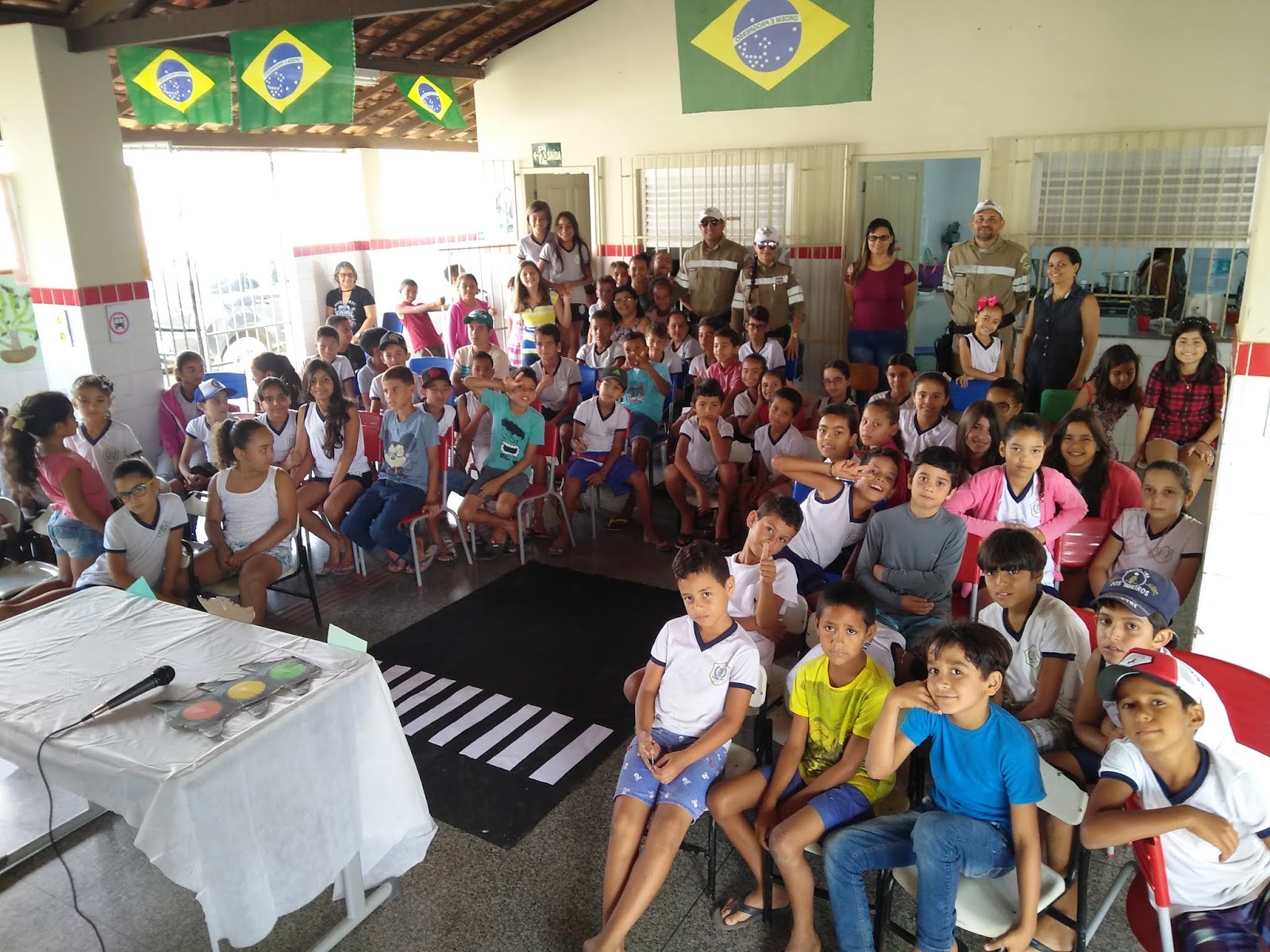 AÇÃO EDUCATIVA PARA AS CRIANÇAS EM ESCOLAS DO SÃO JOSÉ - DMTT