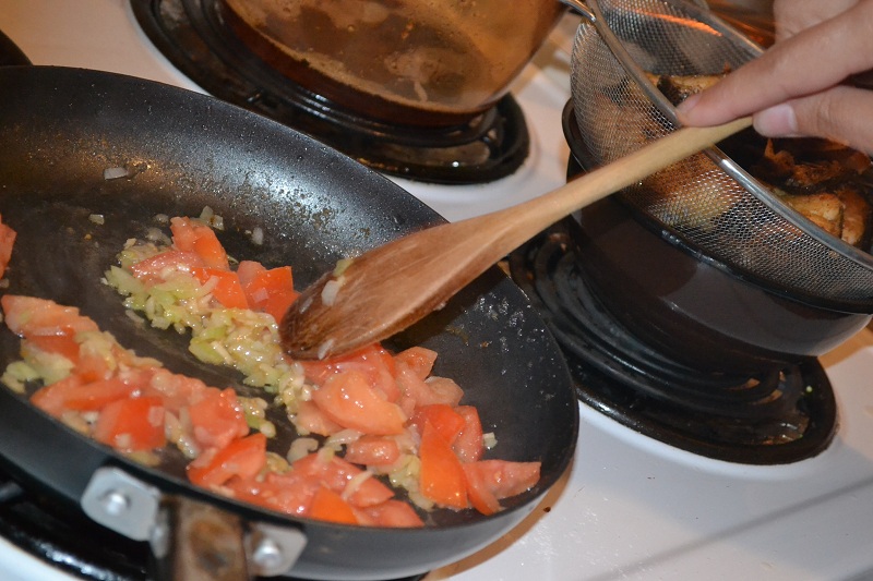 adobongblog: Sarsiadong isda (fish in egg and tomato sauce)