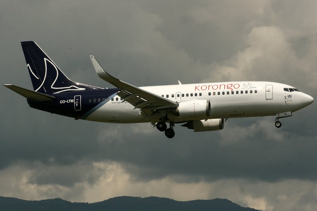Geneva Spotting: B73W Korongo Airlines OO-LTM GVA 15/06/2011 Photo ...