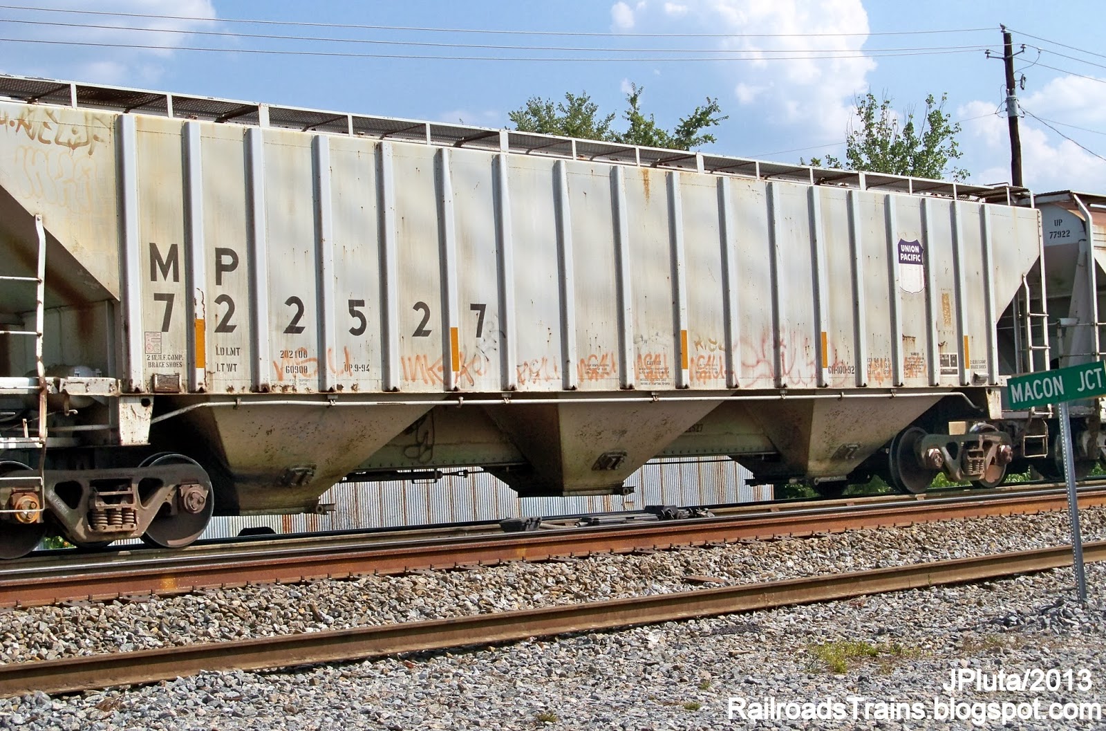 RAILROAD Freight Train Locomotive Engine EMD GE Boxcar BNSF,CSX,FEC ...