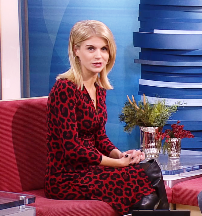 THE APPRECIATION OF NEWSWOMEN WEARING BOOTS BLOG: liz collin