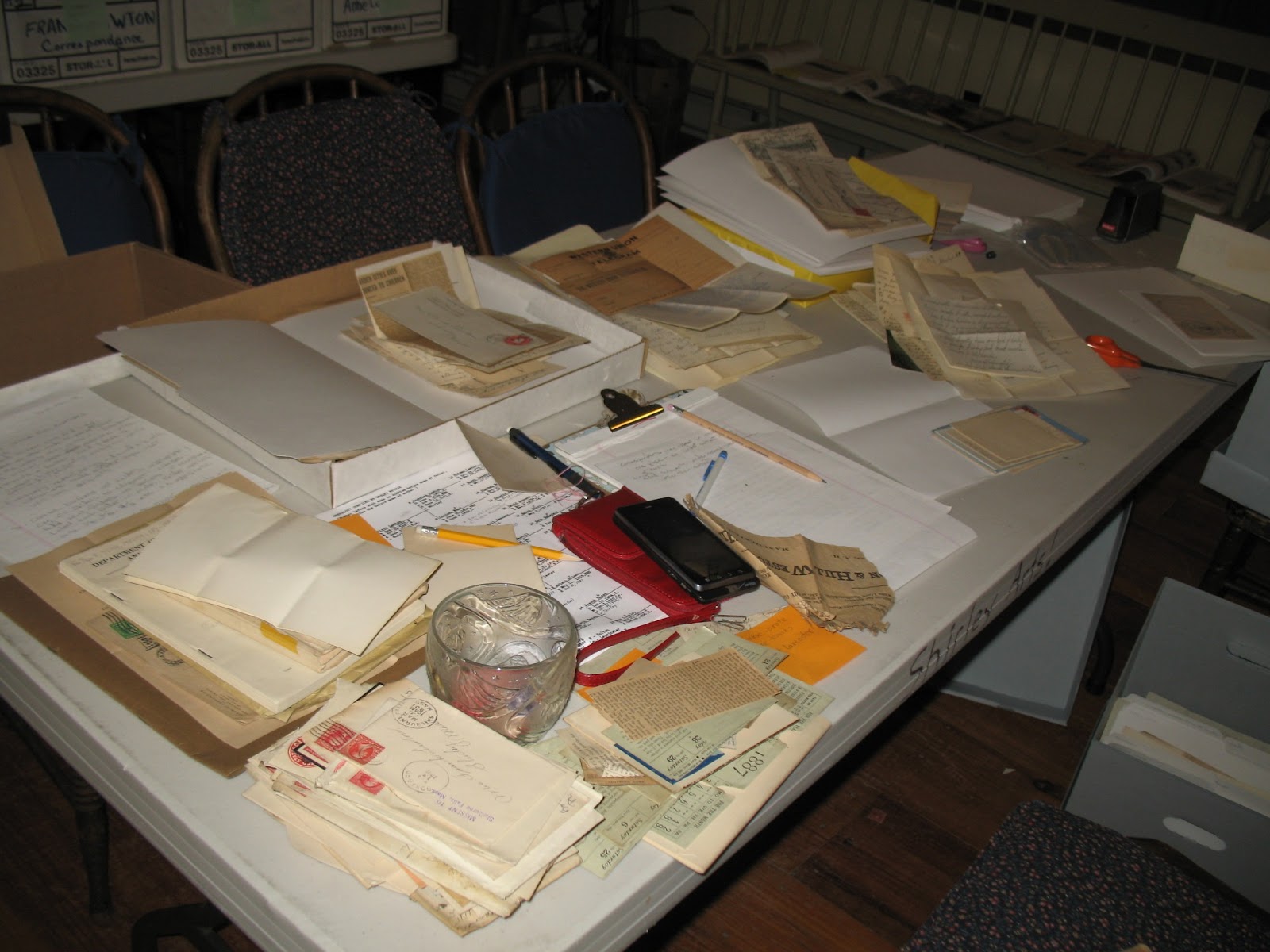 ArchivesInfo: Organizing Your Personal Papers: Spread 'Em Out