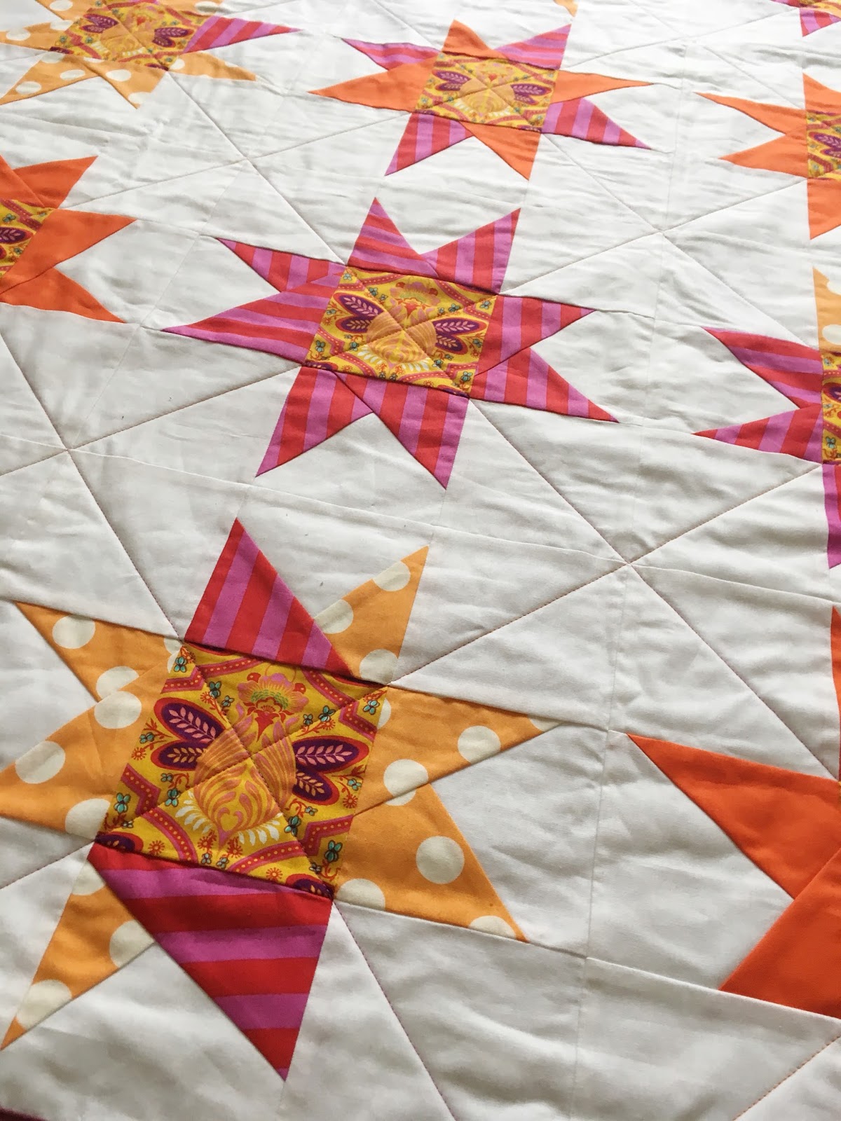 sparkle bee 🌠 wonky star quilt / CHARM ABOUT YOU