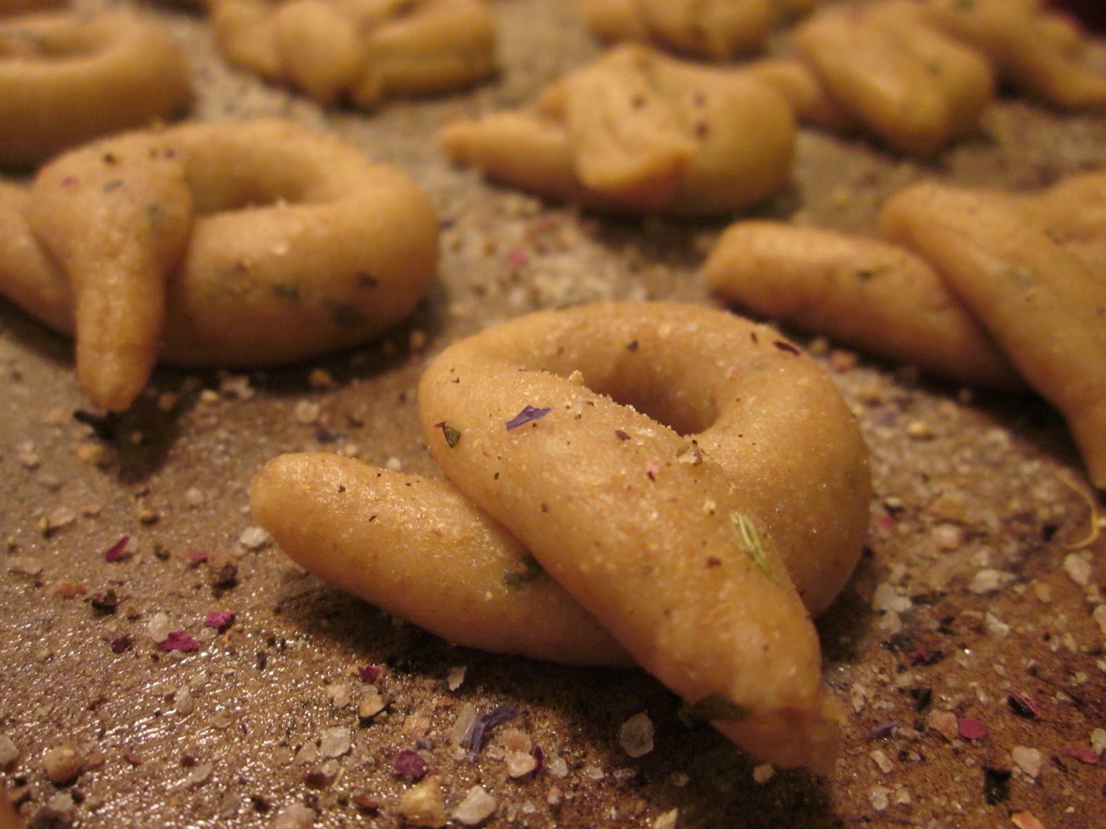 Taralli (Crisp Italian Fennel Pretzels)