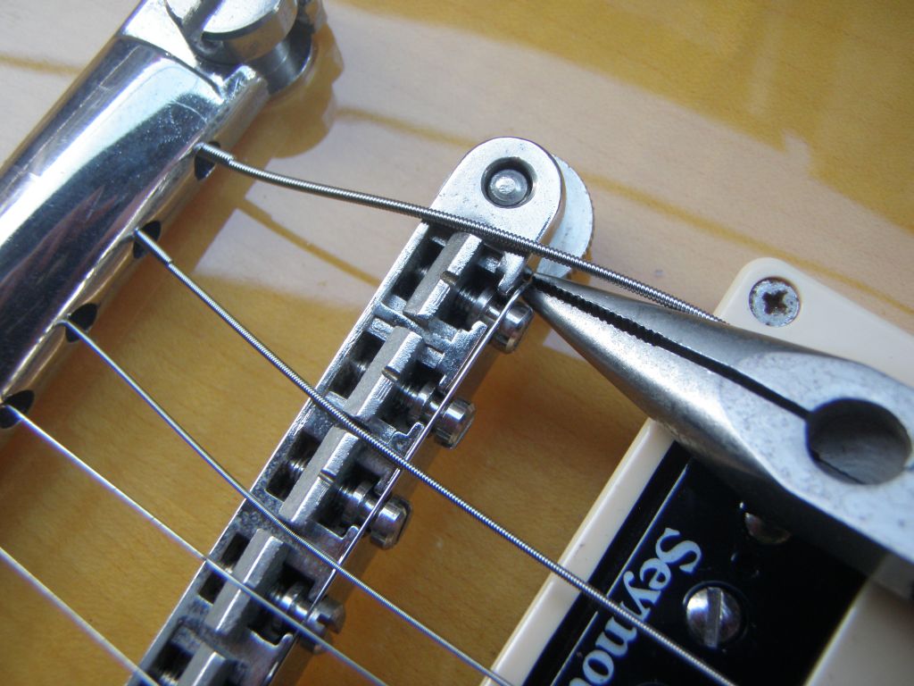 How to set up a Gibson Les Paul style guitar | DIY Strat (and other ...