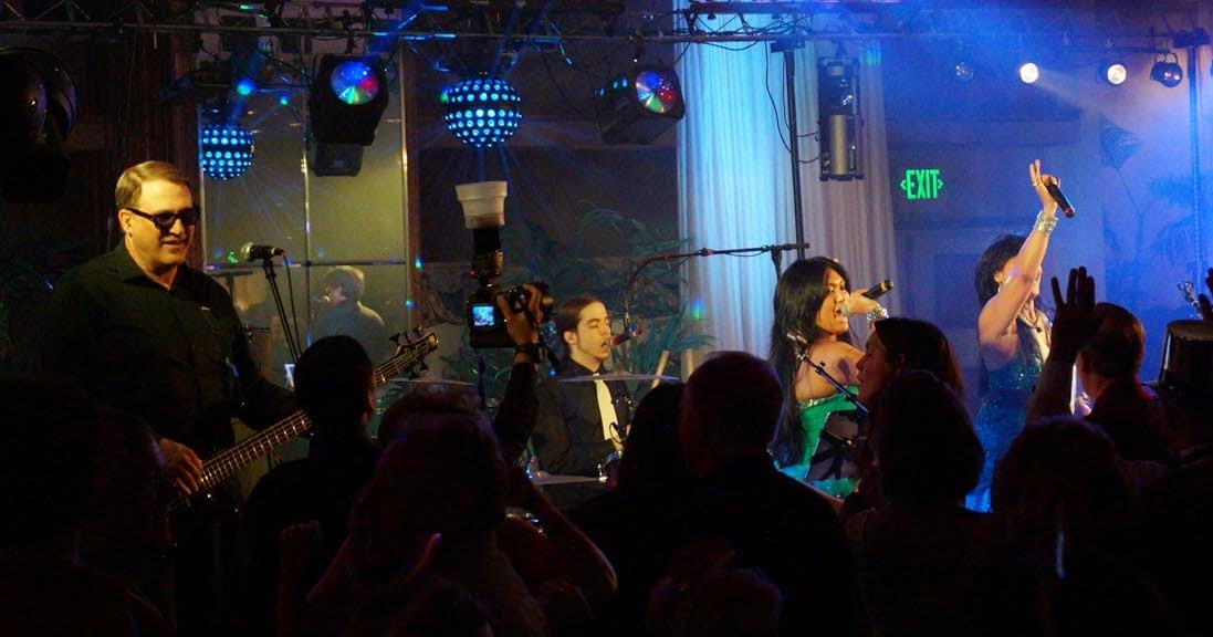 Oracle Band News and Information: New Years 2014-2015 Fast Approaching ...