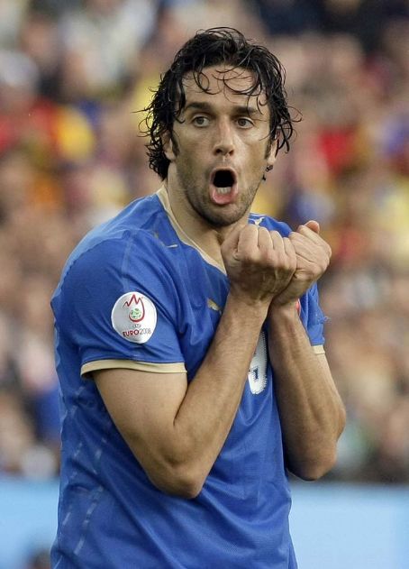 Luca Toni Profile and Images | FOOTBALL STARS WALLPAPERS
