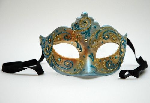 La Cartapesta: The Venetian Masks of the "Commedia dell'Arte" COLOMBINA