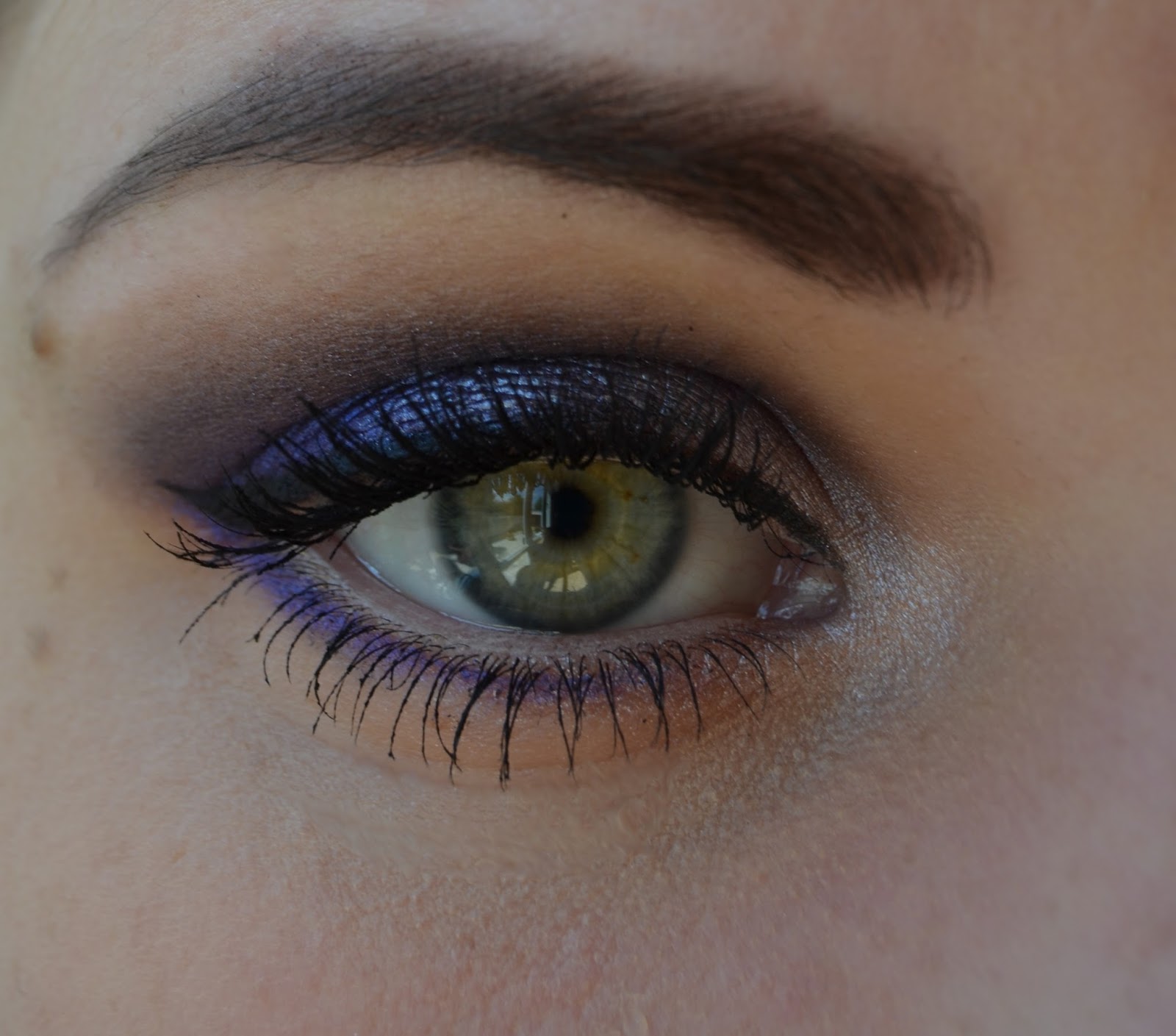 Jane's Colours: FIALOVÉ LÍČENÍ PRO ZELENÉ OČI? ANO!