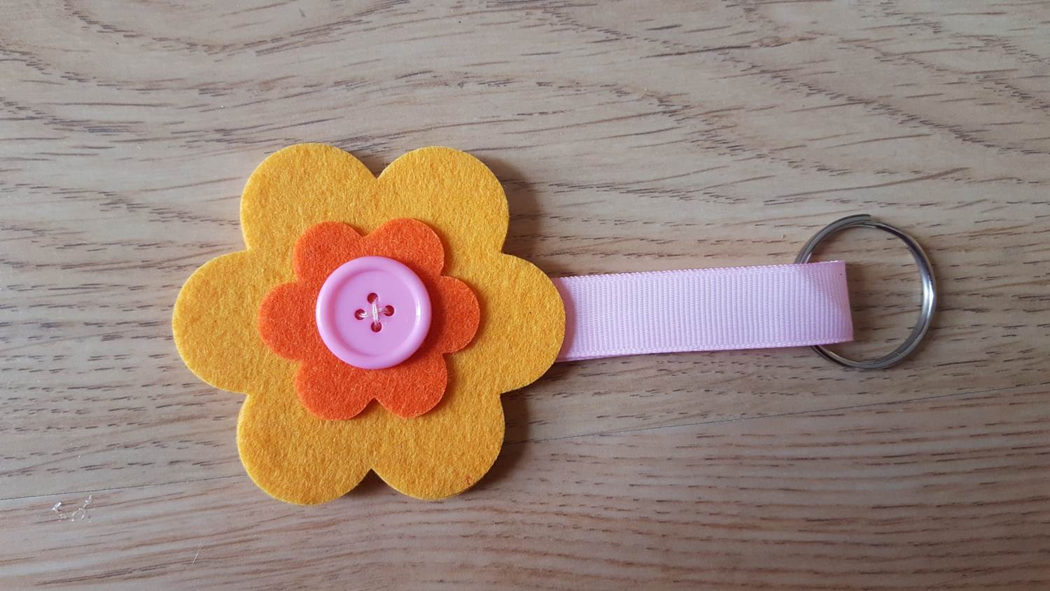Felt flower key chains tutorial |Keeping it Real