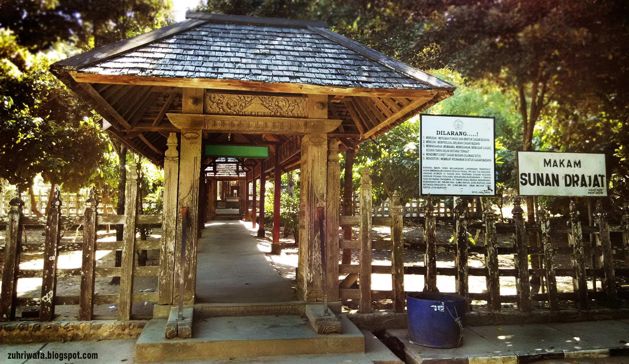 Berziarah ke Makam Sunan Drajat - OMBONEJAGAD