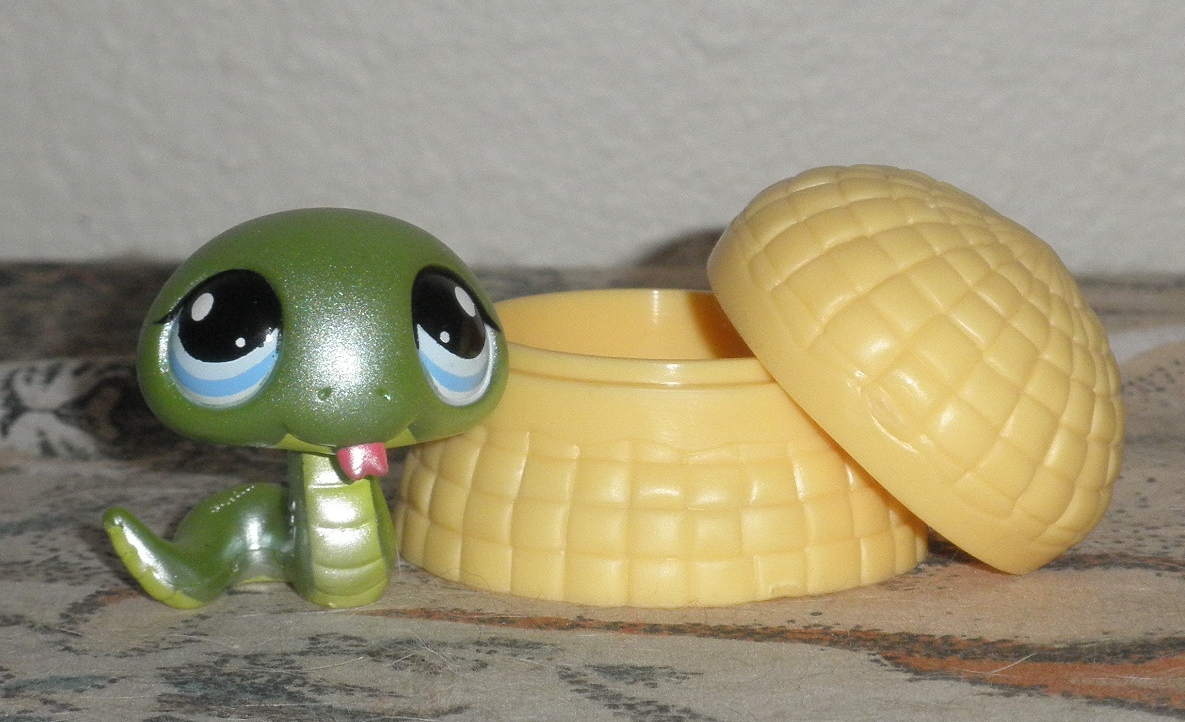 Collectomania: LPS Snakes