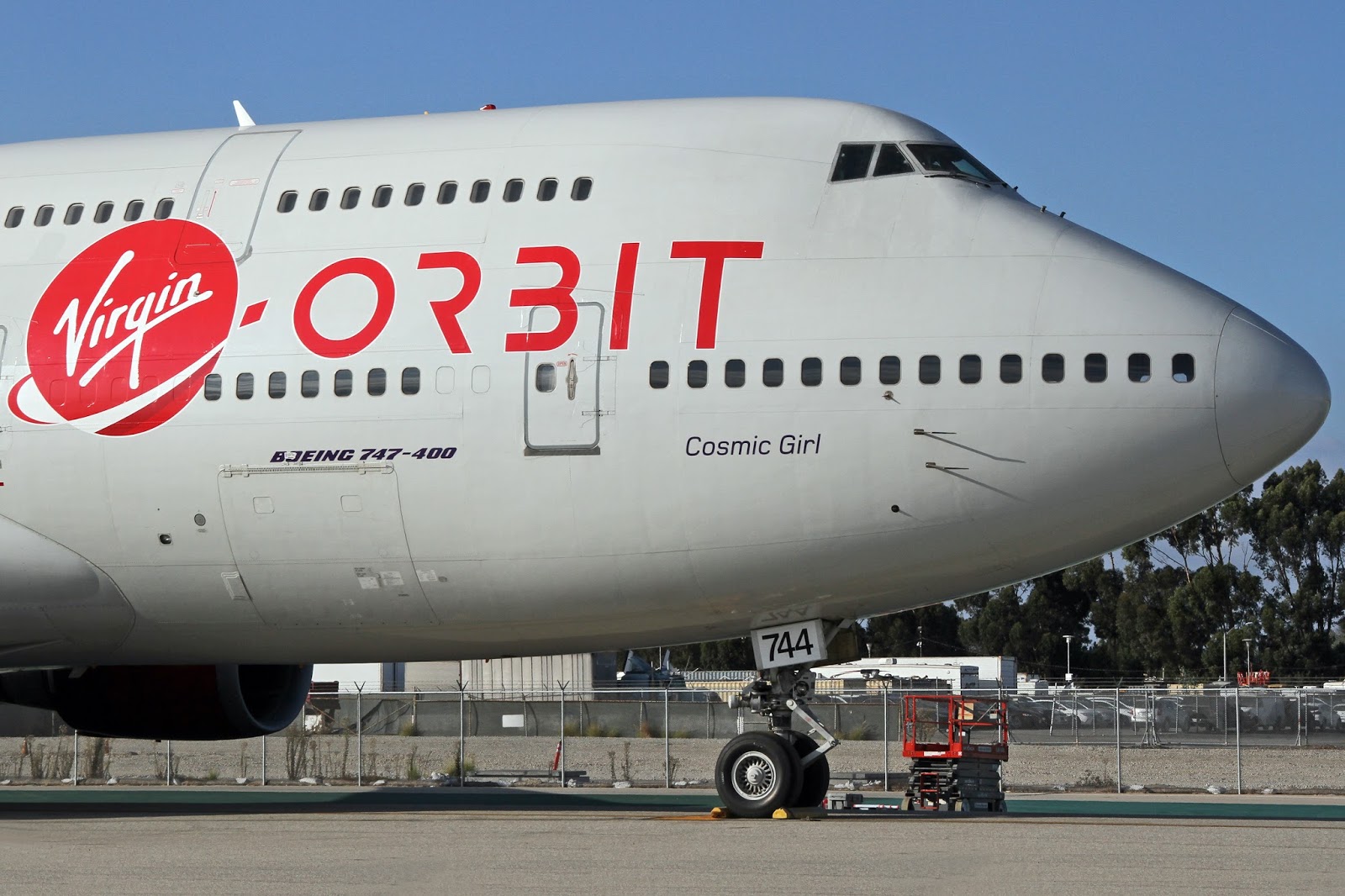 Aero Pacific Flightlines: Virgin Orbit Boeing 747-41R (32745/1287 ...