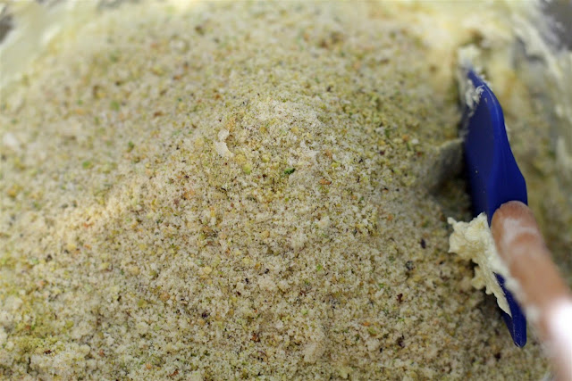 Pistachio & Almond Cake | Cakelets & Doilies