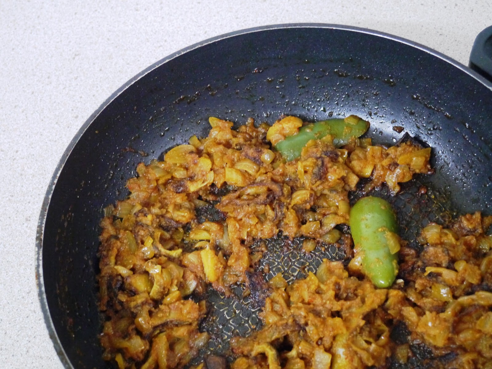 This Muslim Girl Bakes: Bitter Gourd Curry - Karela Masala.