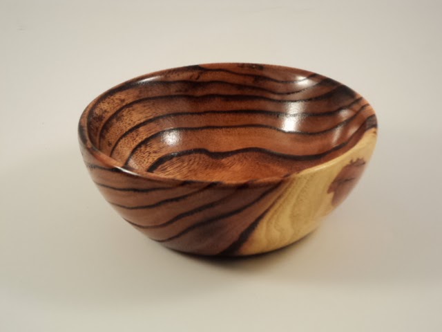 Wood Turned Bowls: A Hidden Beauty-Chinaberry