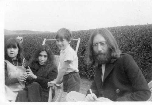 Meet the Beatles for Real: Family Holiday