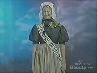 All That Beauty: Miss Earth 2001 Screen Capture : Parade of Nations