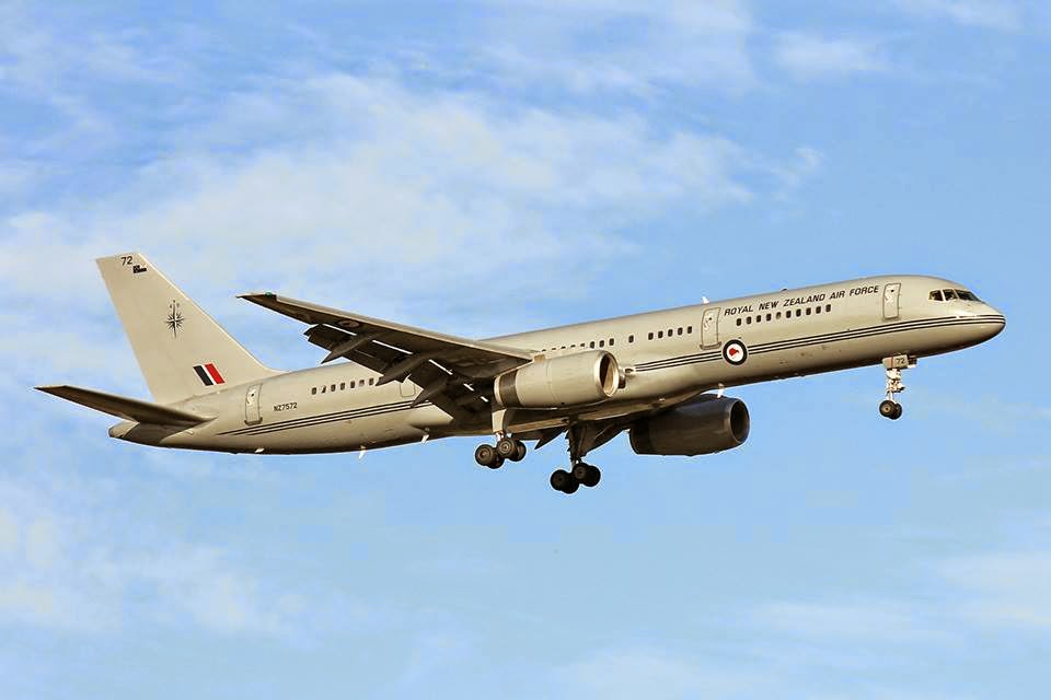 Perth Airport Spotter's Blog: Royal New Zealand Air Force B757-2K2 ...