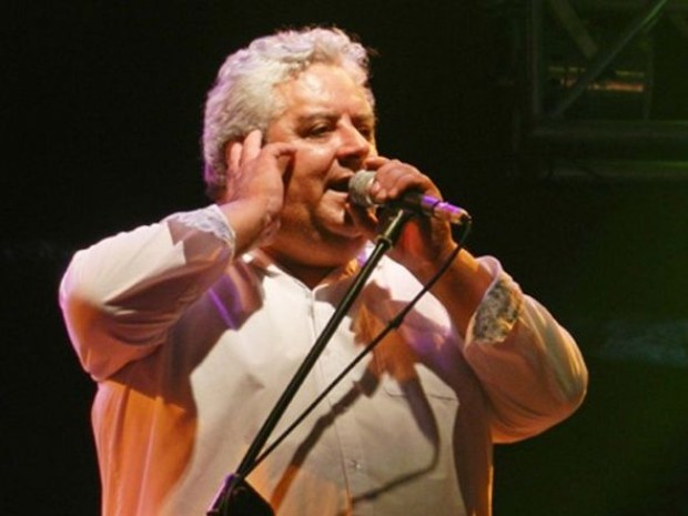 .: Adiós a Luis Paredes ....