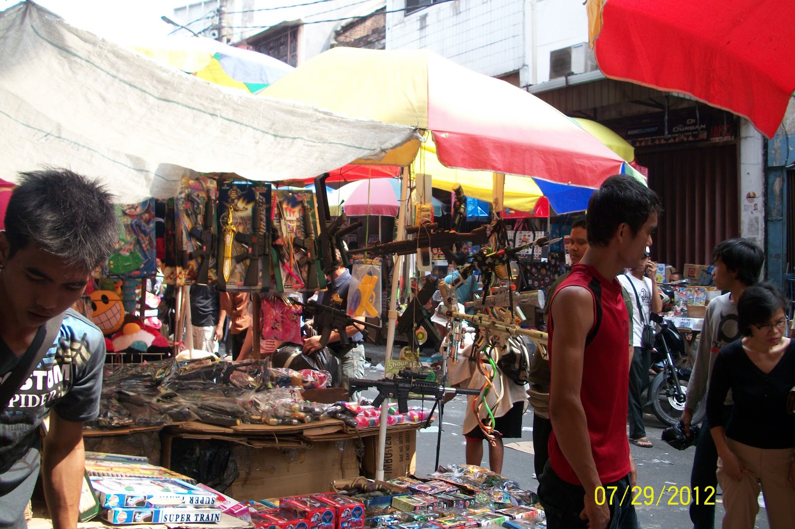 PASAR ASEMKA: Pusat Grosir Mainan Yang Terlupakan | Thing for Fun