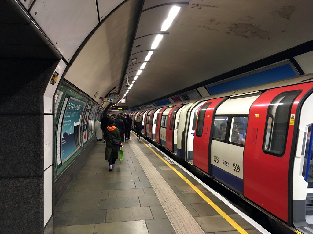 Calling at... British railway stations: Balham London Underground (ZBL)