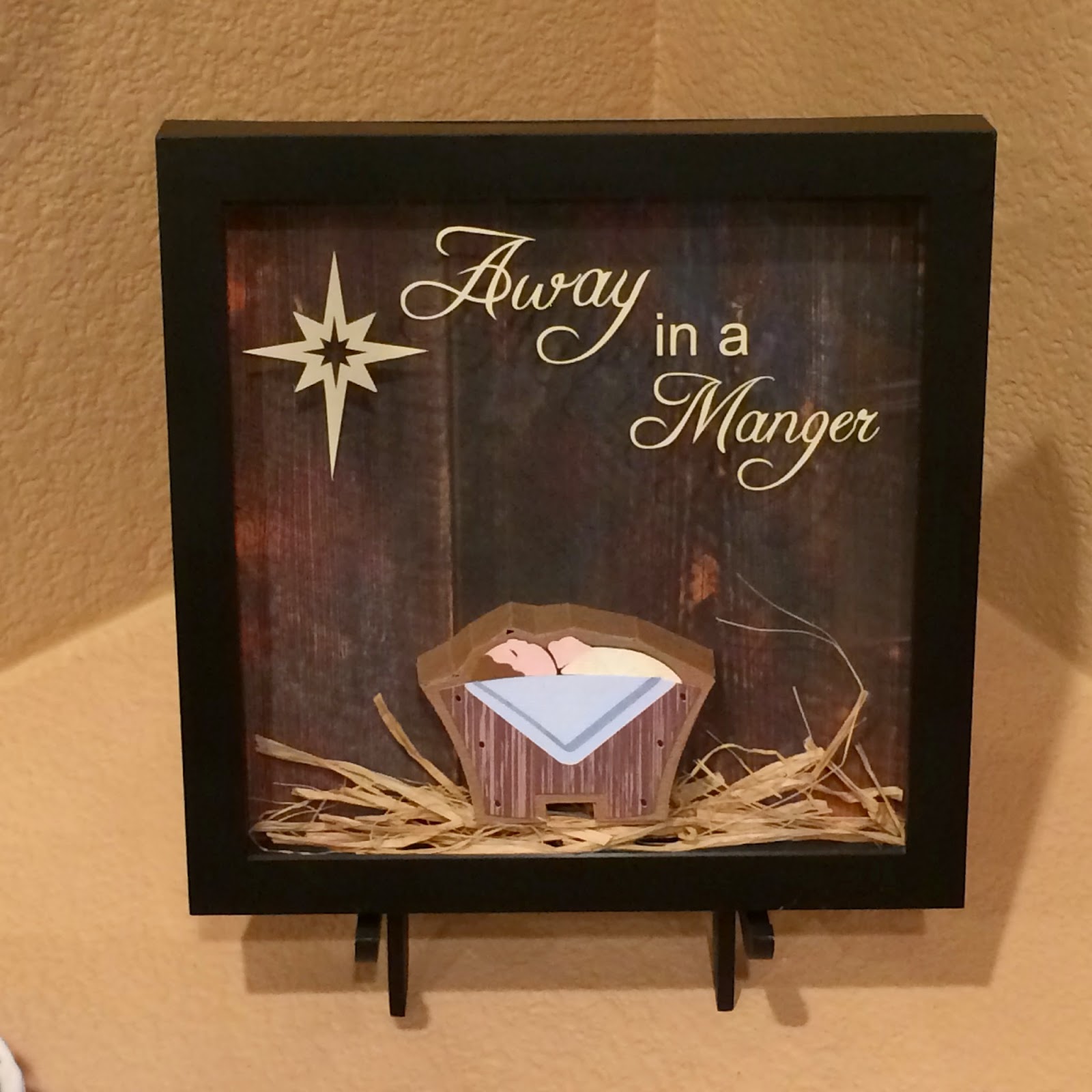 3 under 3 and more: Manger Shadow Box