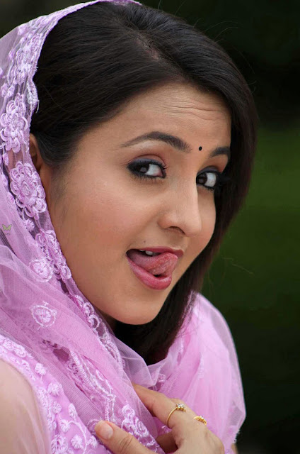 Beautiful Actress Hot Re Action ~ Fashion & Style