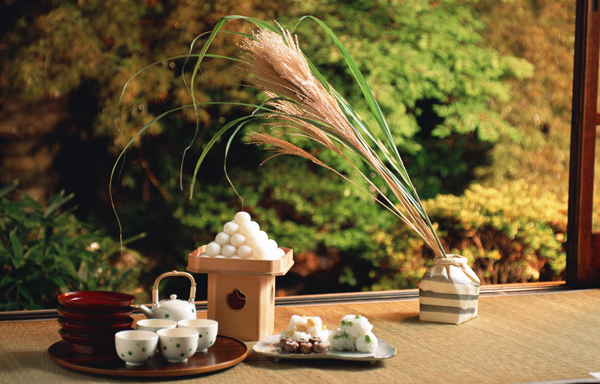 Chie's lovable wagashi in Kyoto: Enjoyment of the moon "Tsukimi"