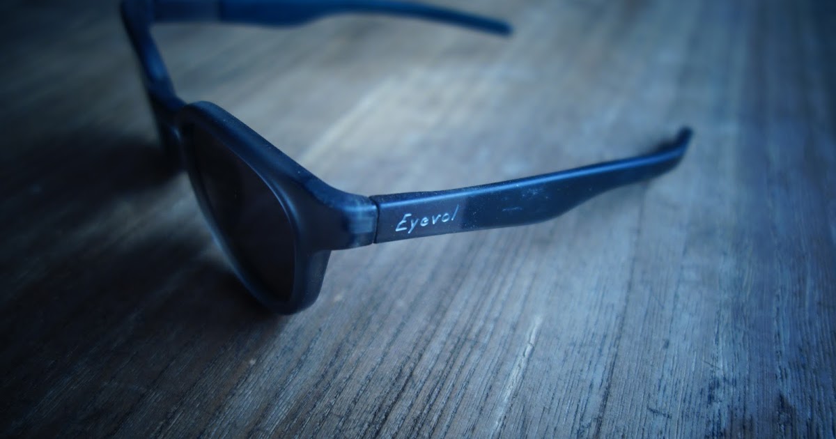 裸電球と下着: 畑で必須、Eyevol(アイヴォル)のサングラス。