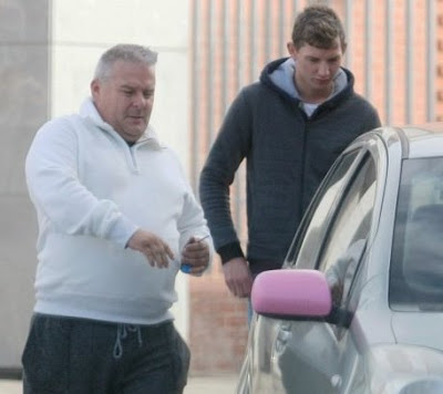 PORT ELIZABETH - ALLEGED PERLEMOEN SYNDICATE PAYS R310 000 BAIL IN CASH ...