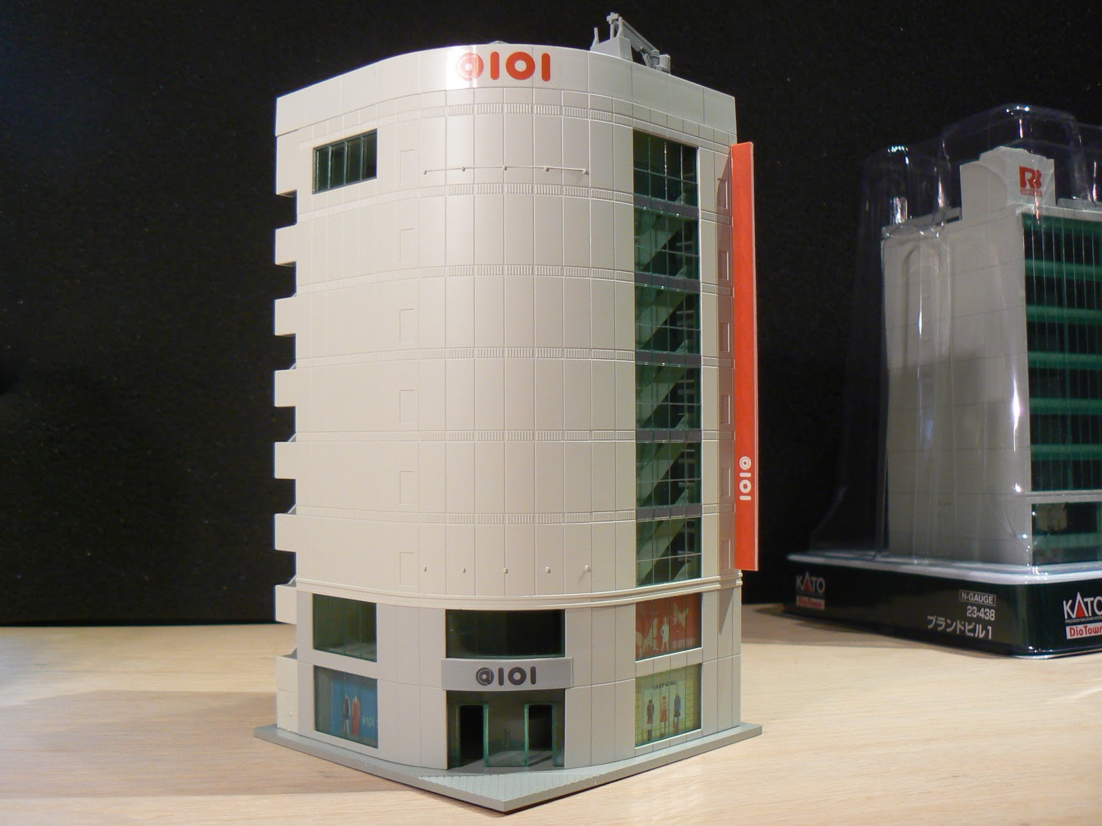 quinntopia - An N Scale blog: Kato "5th Avenue" Building Modifications