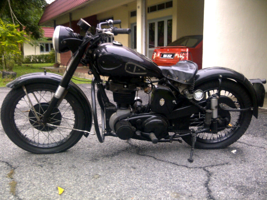 Badai Mencak Kelambit Biru: Bike For Sale !!! BSA Model BM 33