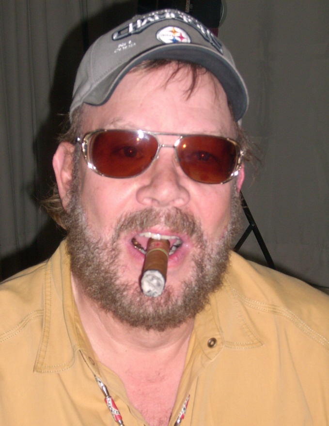 Inside Country: Hank Williams Jr. Loves Cigars