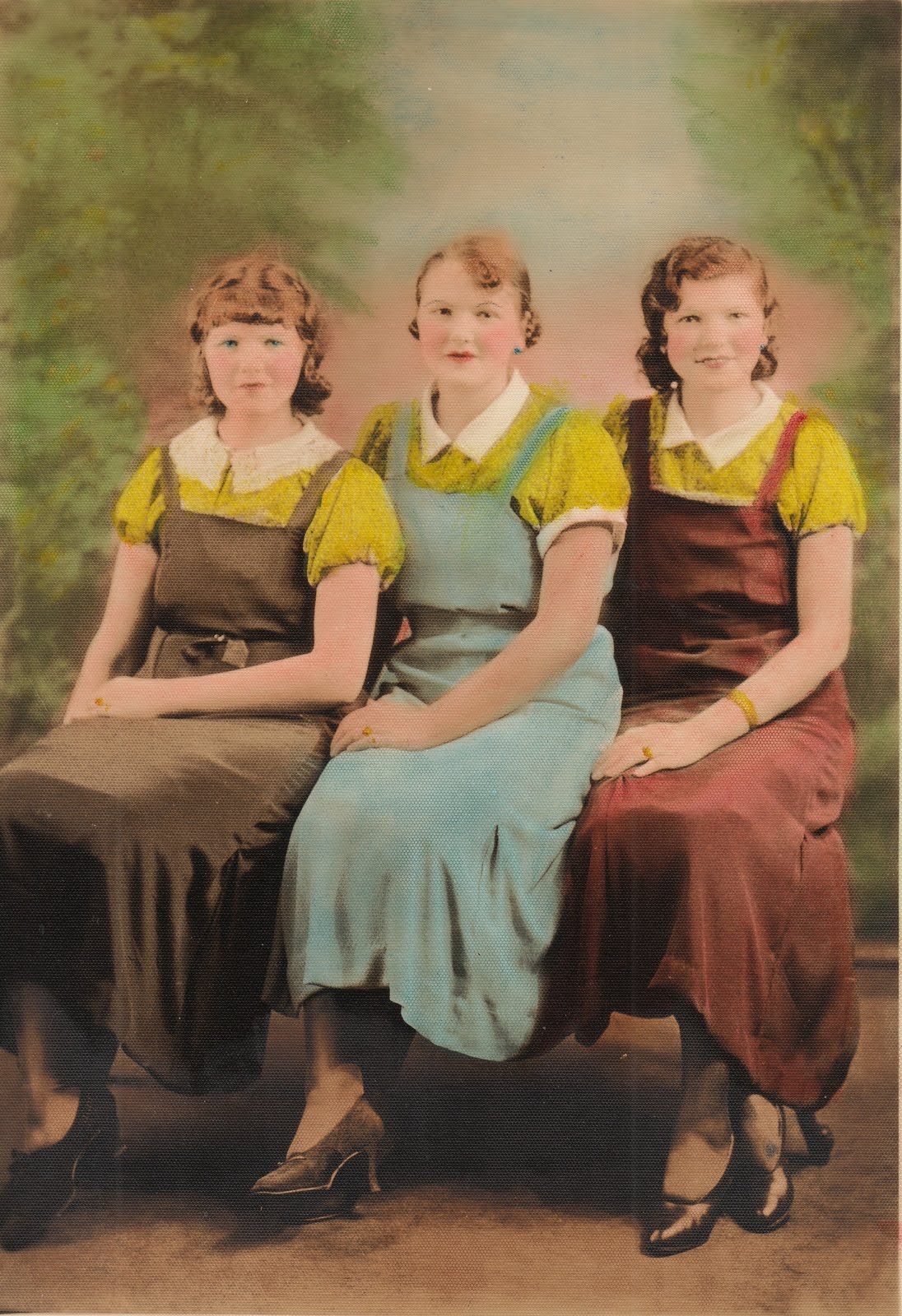 Dull Tool Dim Bulb: Vernacular Hand Tinted Photograph Collection 1950s