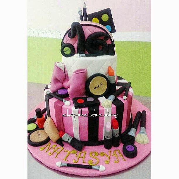Home Bakery Bangi - Kajang: Make up theme Cake