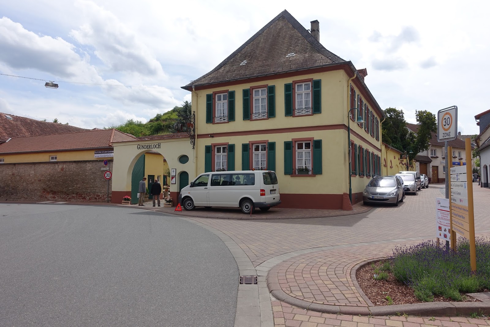 schiller-wine: Anniversary Celebration: 125 Years Weingut Gunderloch in ...