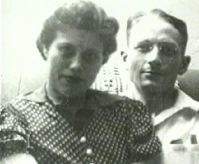 JAMES DEAN: CON SUS PADRES. WITH YOUR PARENTS