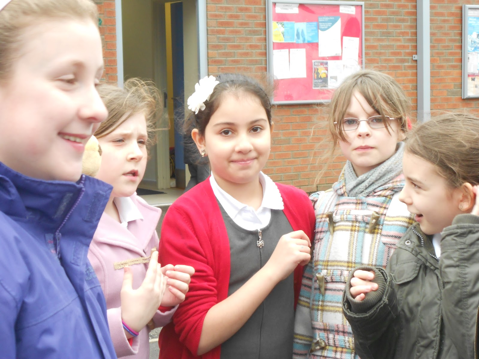 Cookridge Primary School: Lunchtime @ Cookridge...