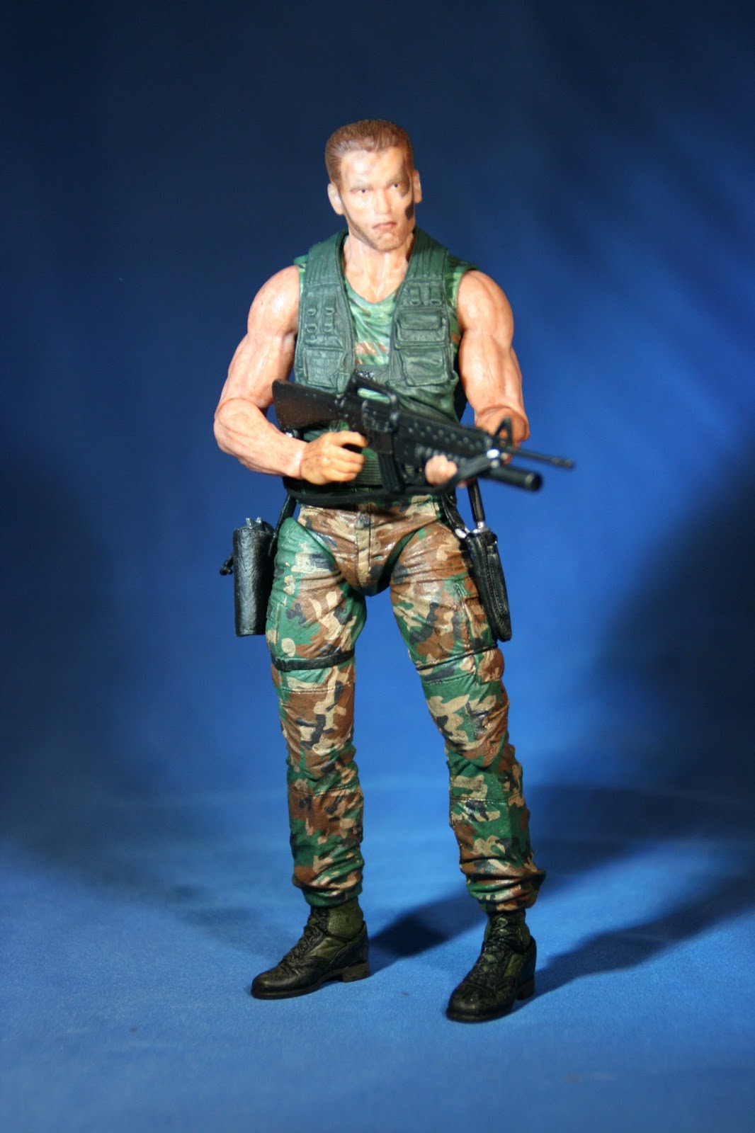 G.I. Jigsaw: NECA Predator Series 8 - The Arrival of Dutch