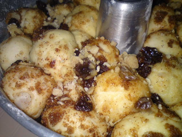 Cooking Pleasure: Monkey Bread/Hungarian Coffee Cake/Pinch-Me-Cake