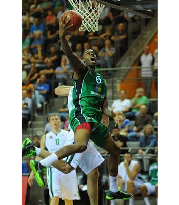 Donta Smith logra triple doble en victoria del Haifa ~ Se Habla Basket