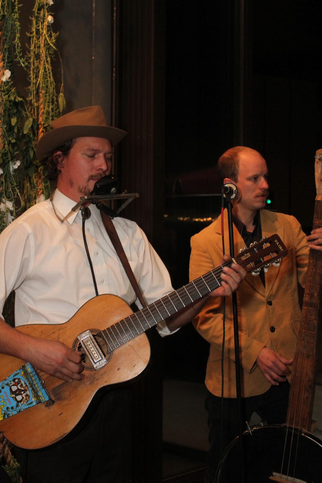 Entra Magazine: In the company of friends