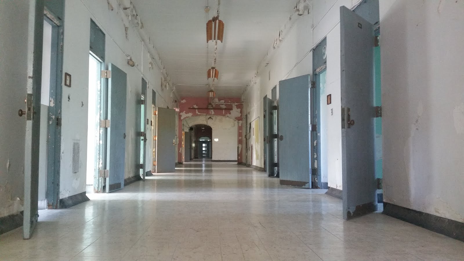 Asylum History: Architecture: The Kirkbride Plan